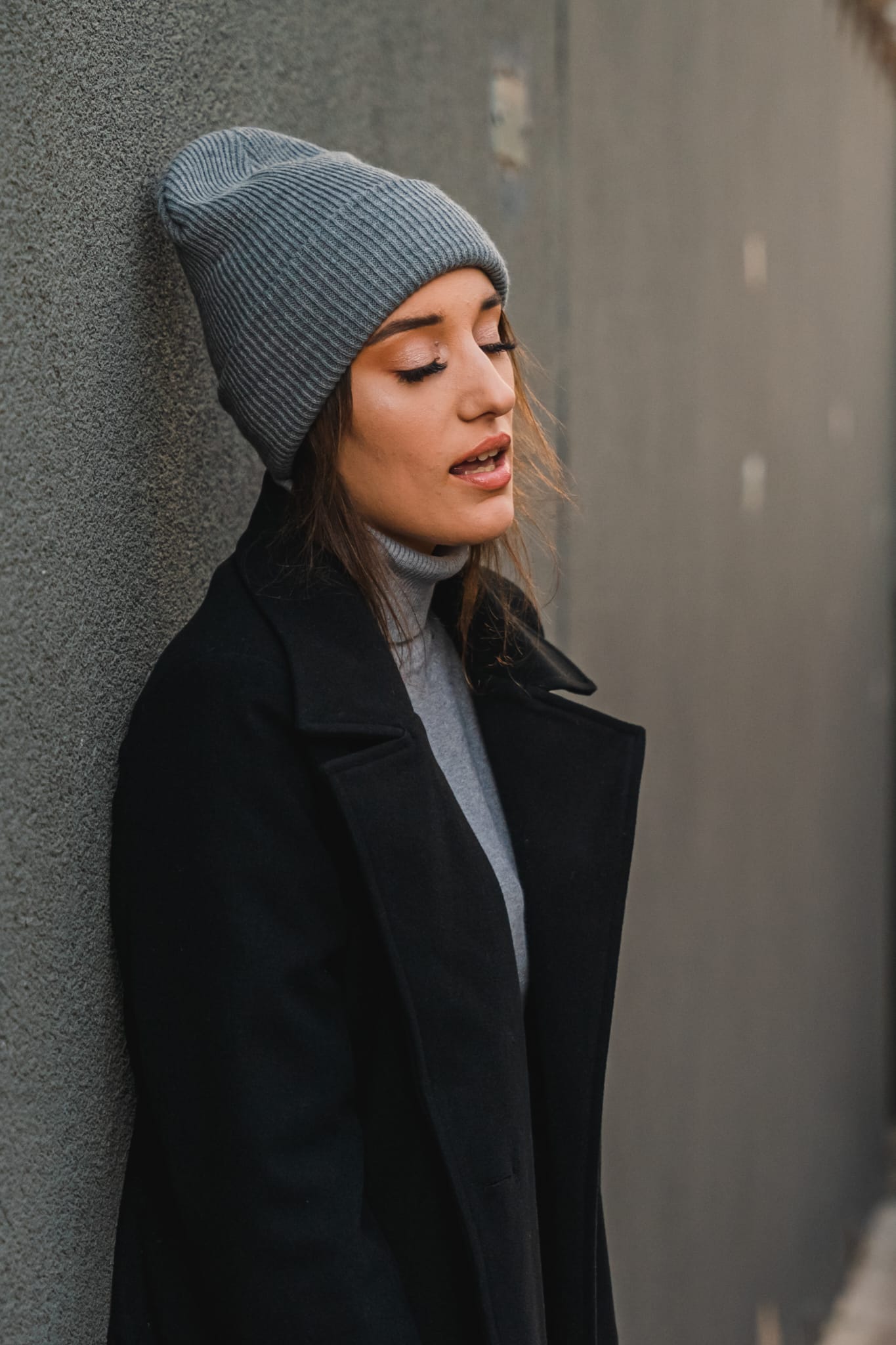 Angelika Vasilev debutează cu melodia “Cheamă-mă” - Openmedia